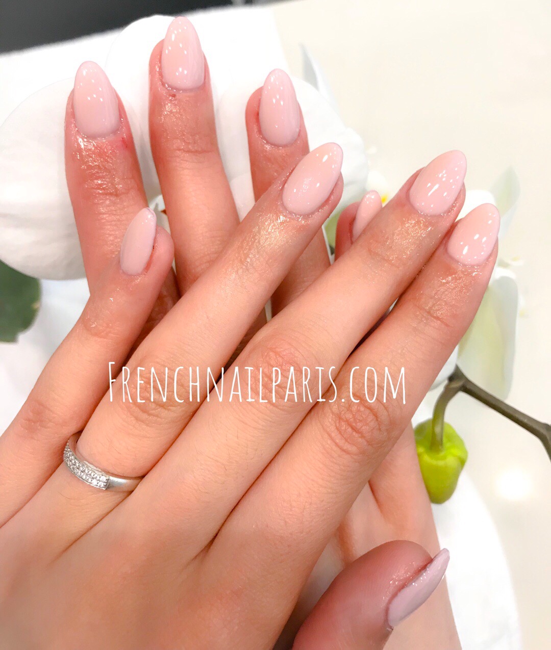 Pose résine chablon vernis semi permanent | Institut French Nail | Paris 15